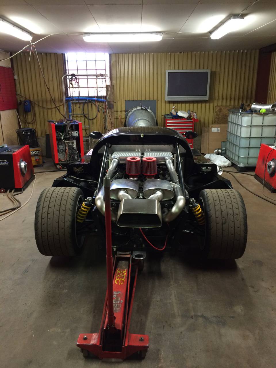 Ultima GTR (2016) - Garaget