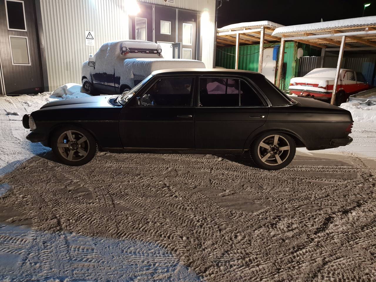 Mercedes 240D "W123" (1981) - Garaget