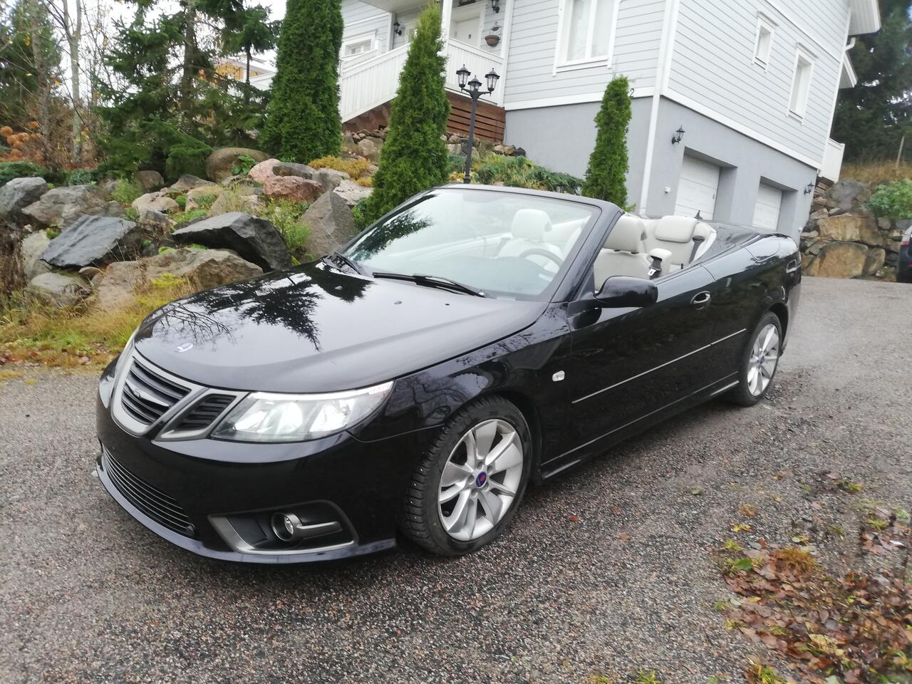 Saab 9-3 1.8t Vector Cabriolet "Griffin" (2009) - Garaget