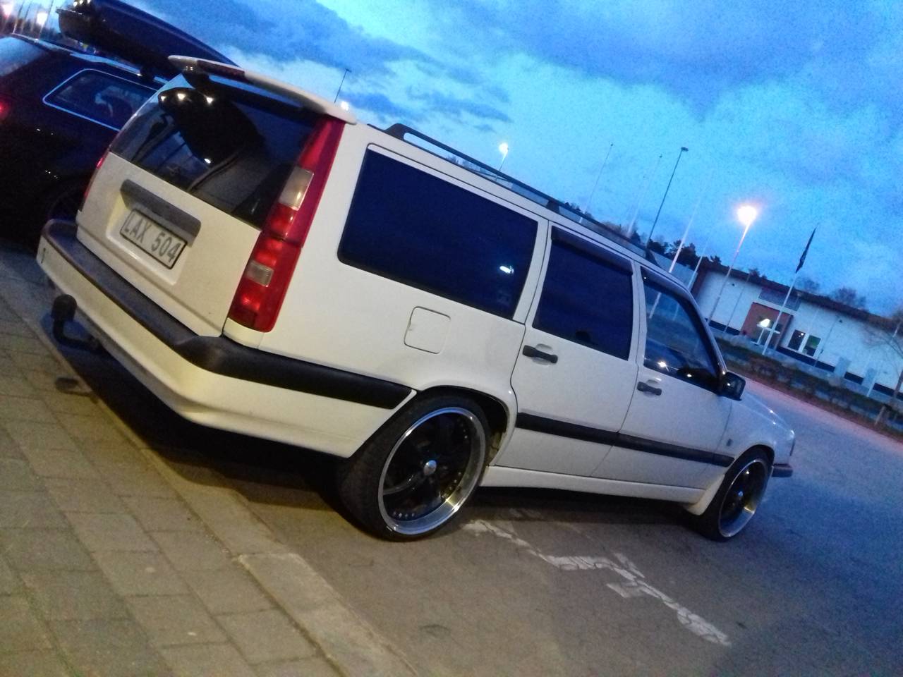 Volvo 855 GLT "Polar White" (1997) - Garaget