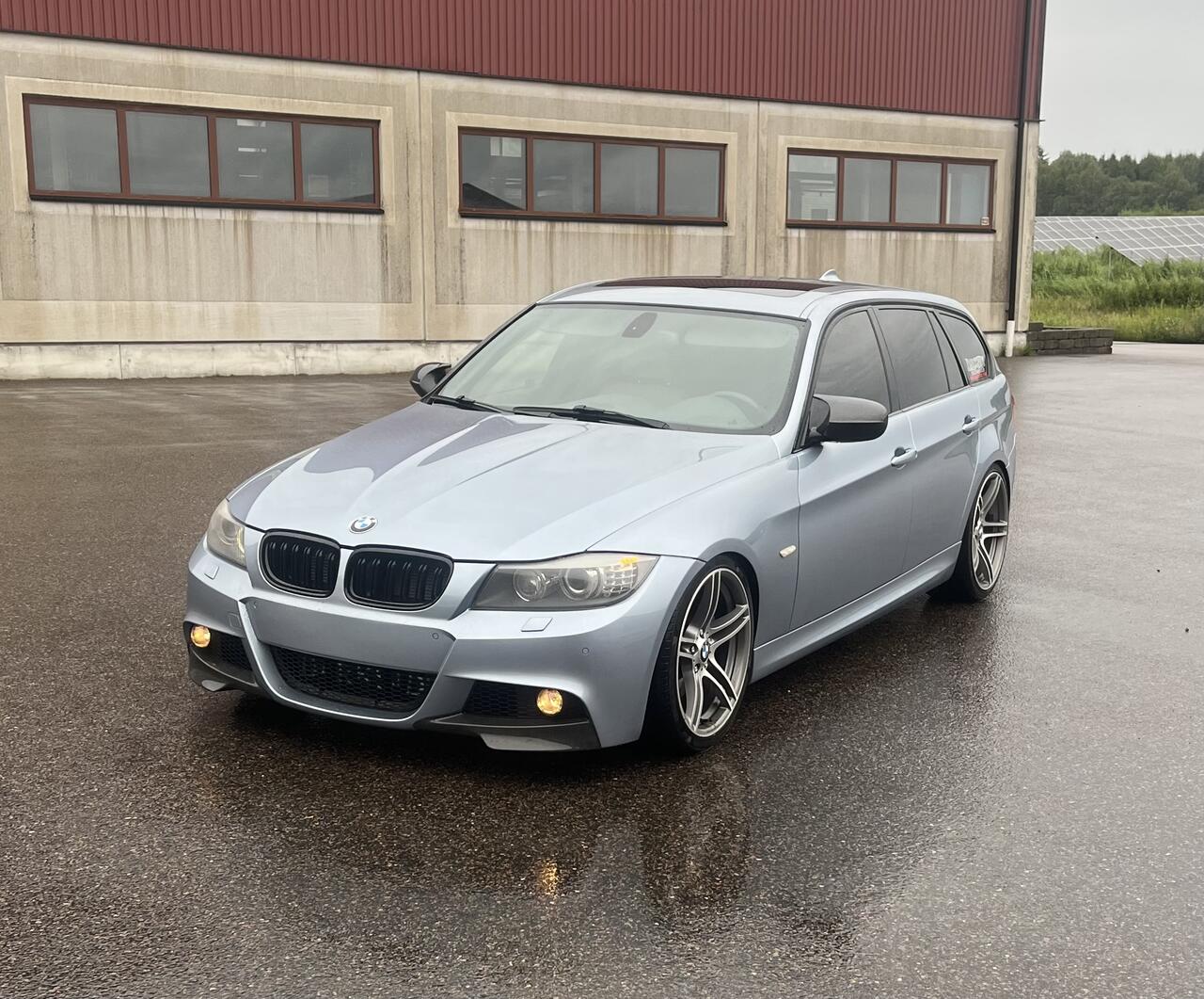 BMW 335D "E91" (2010) - Garaget